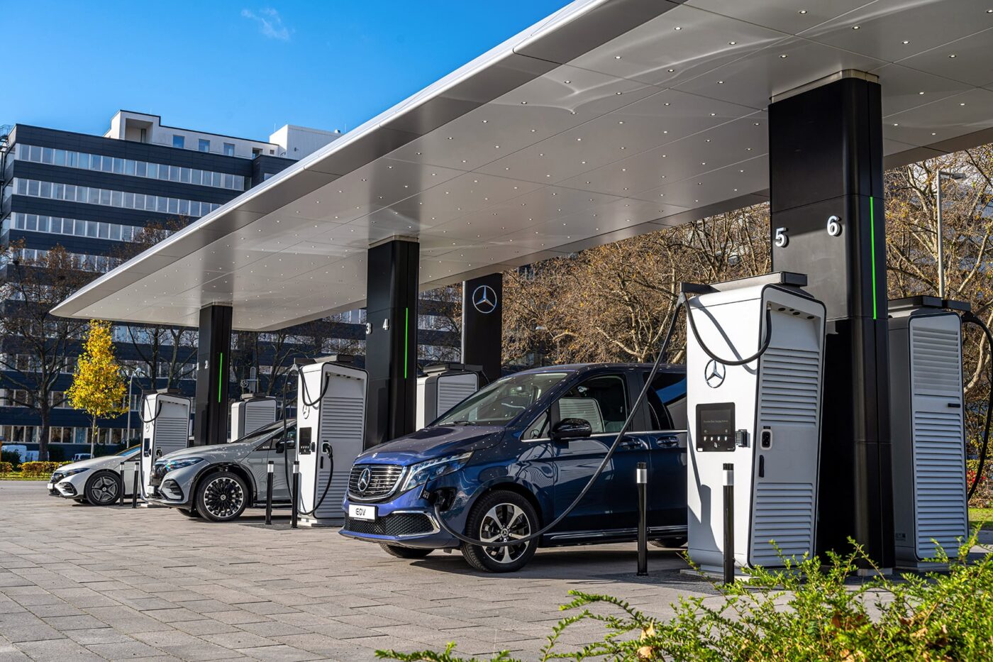 Mercedes opens first charging hub in Germany – evearly news english