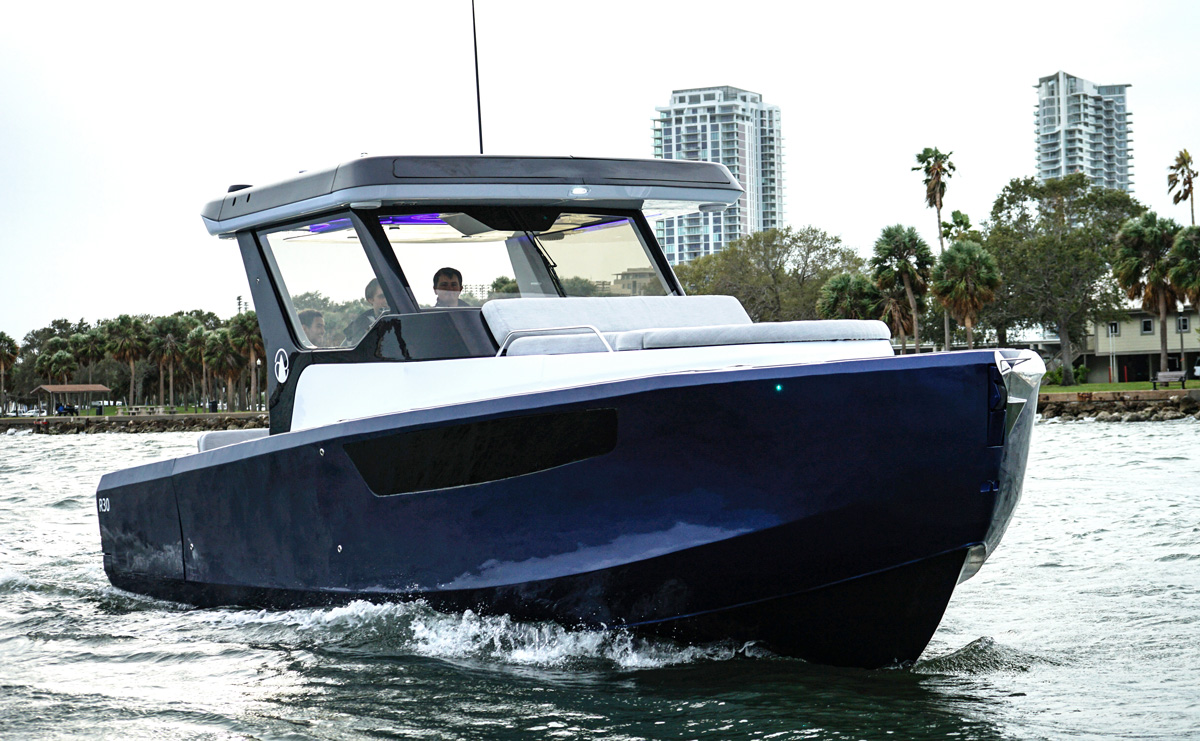 Tesla alum’s Blue Innovations Group unveils R30 electric boat – evearly ...