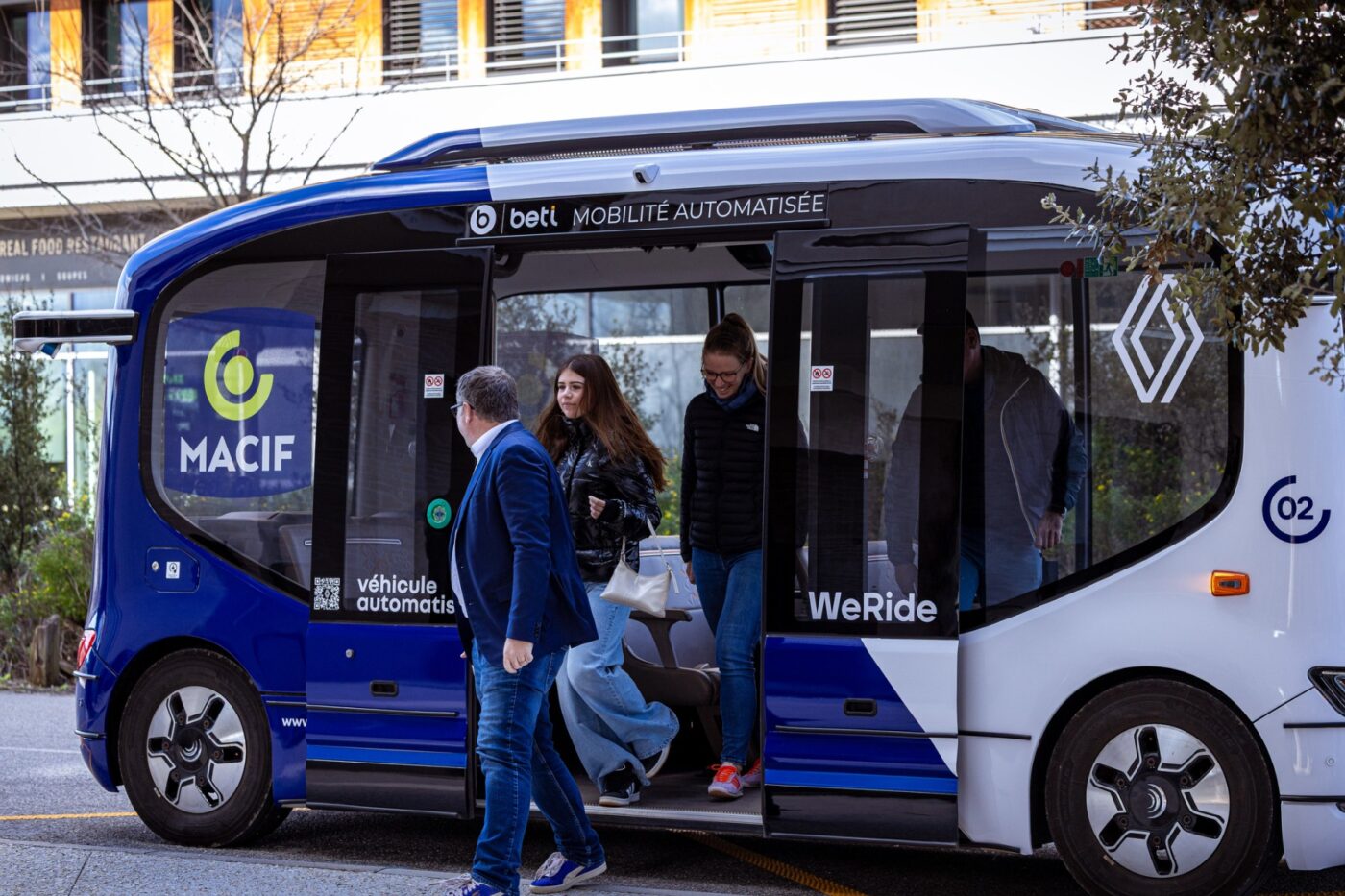 Renault Group launches series of electric bus initiatives across Europe ...