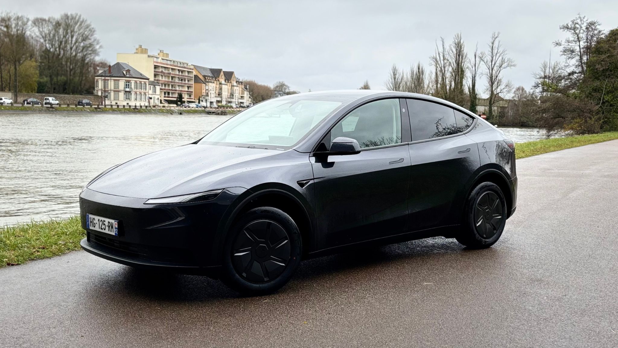Essai du nouveau Tesla Model Y Standard : l’entrée de gamme essentielle ...
